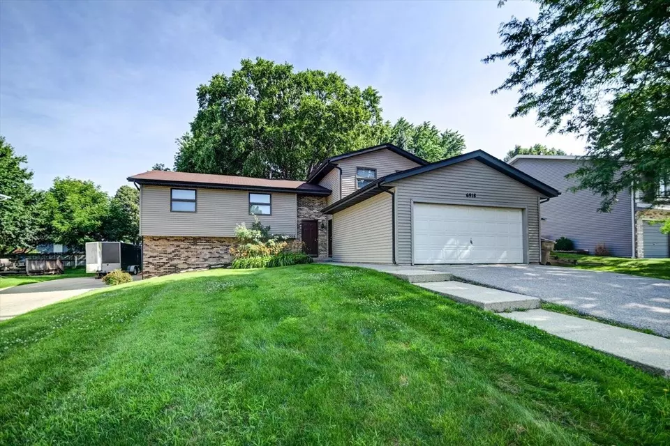 6918-6922 Chester Dr, Madison, WI 53719 | MLS# 2004516 | 31 Photos - Movoto
