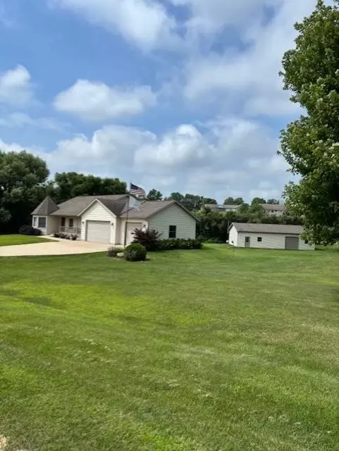 n2473 Carnie Road, Monroe, WI 53566 | MLS# 2004960 | 4 Photos - Movoto