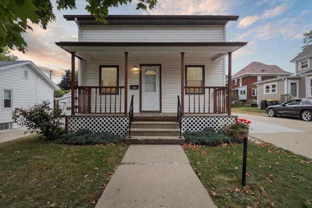 1013 12th Ave, Monroe, WI 53566 | MLS# 2008939 | 38 Photos - Movoto
