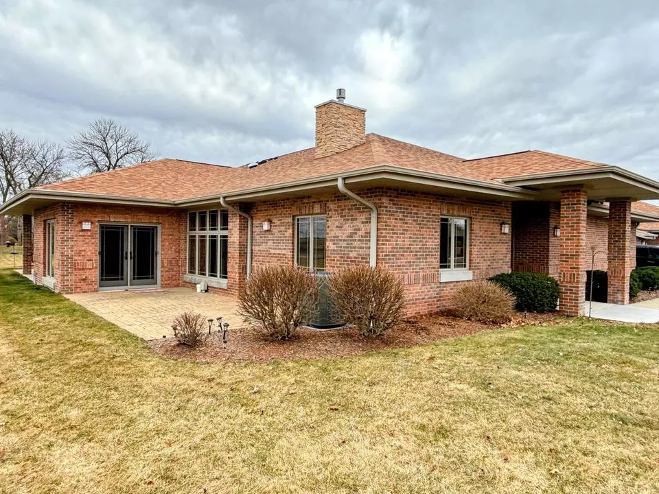 n826 North Water Street, Watertown, WI 53098 | 24 Photos - Movoto