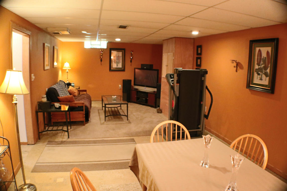 6111 W Harrison Ave, Milwaukee, WI 53219 | 24 Photos | MLS #1524057 ...