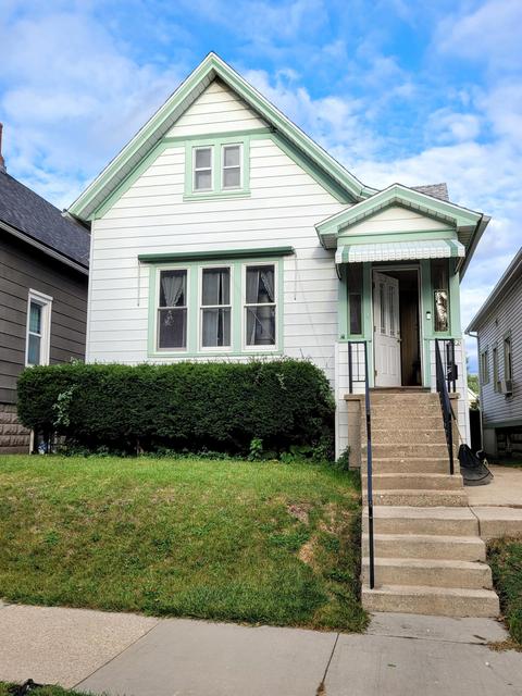 1522 S 32nd St, Milwaukee, WI 53215 | 8 Photos | MLS #1762945 - Movoto