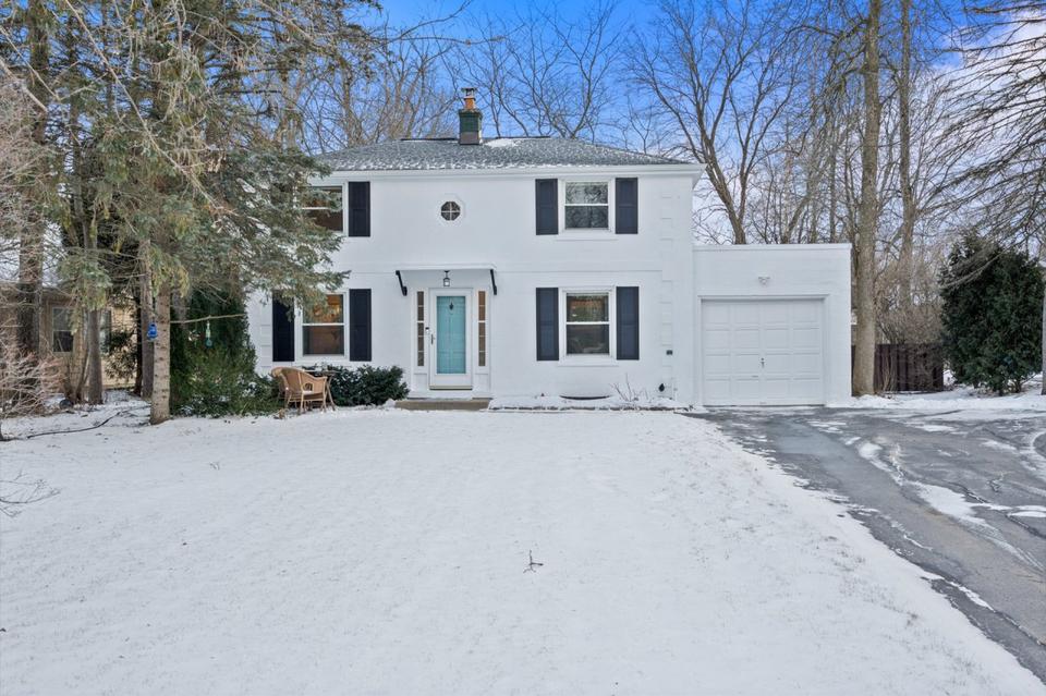 515 E Dean Rd, Fox Point, WI 53217 | 25 Photos | MLS #1775597 - Movoto