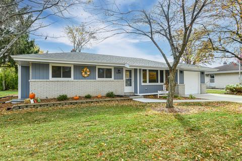 5829 Oakwood Ave, Greendale, WI 53129 - Movoto