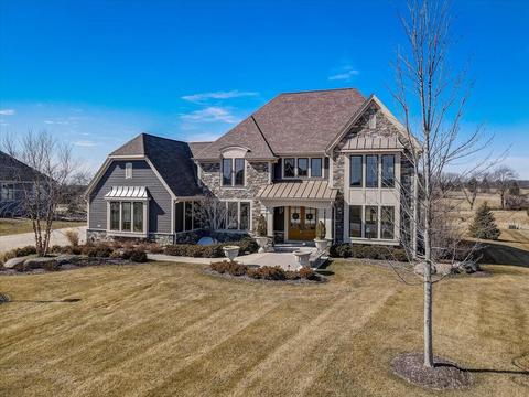1608 Whistling Hl, Hartland, WI 53029 | 34 Photos | MLS #1826948 - Movoto