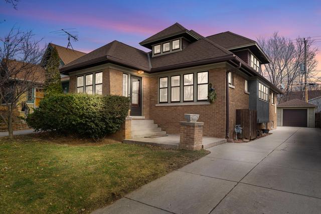 2352 N 61st, Wauwatosa, WI 53213 | 38 Photos - Movoto