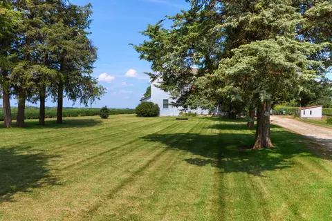 W236 County Road B, Bloomfield, WI 53128 | 70 Photos - Movoto