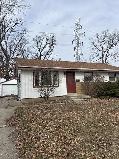 2959 S 99th, West Allis, WI 53227 | 1 photo - Movoto