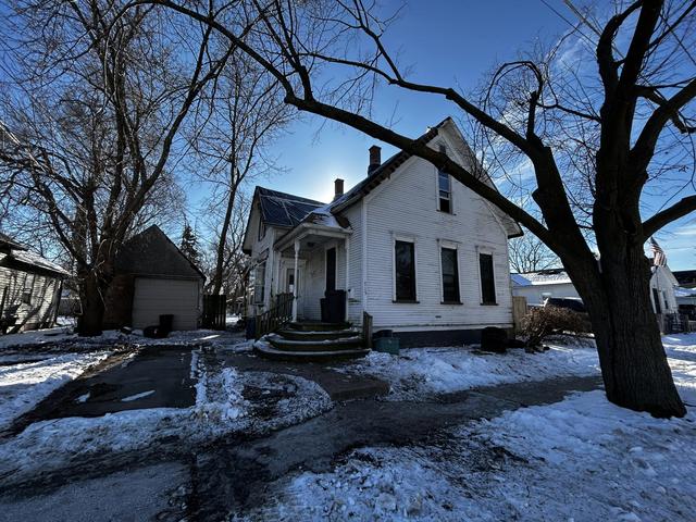 715 St Patrick, Racine, WI 53402 - Movoto