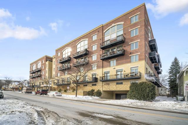 1515 N Van Buren #210, Milwaukee, WI 53202 | MLS# 1907439 | 23 Photos ...