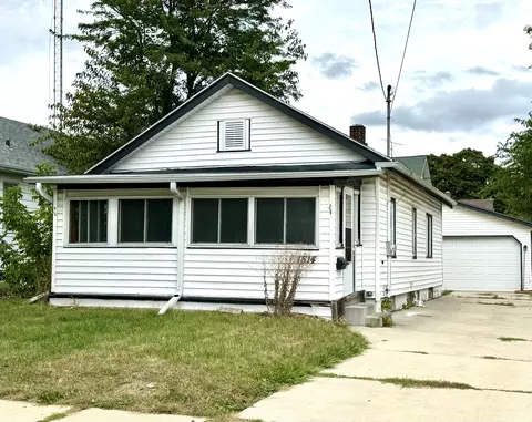 7528 6th, Kenosha, WI 53143 | MLS# 1913400 | 37 Photos - Movoto