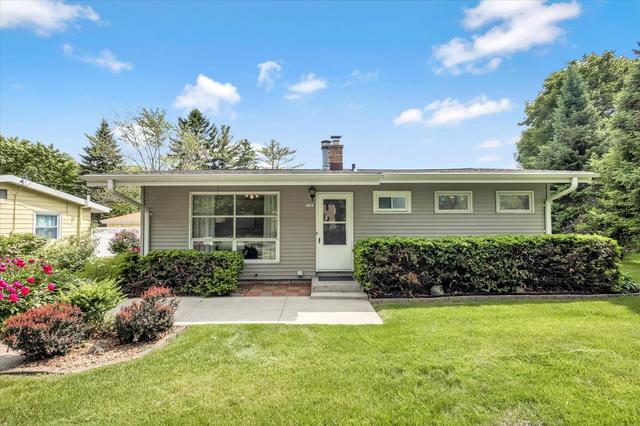 7203 Northway, Greendale, WI 53129 | MLS# 1919698 | 28 Photos - Movoto