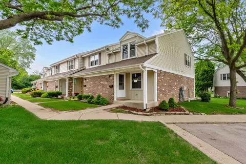 6262 W College, Greendale, WI 53129 | 20 Photos - Movoto