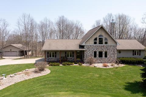 7267 Meadowridge Dr, Pickett, WI 54964 | 29 Photos | MLS #50258334 - Movoto