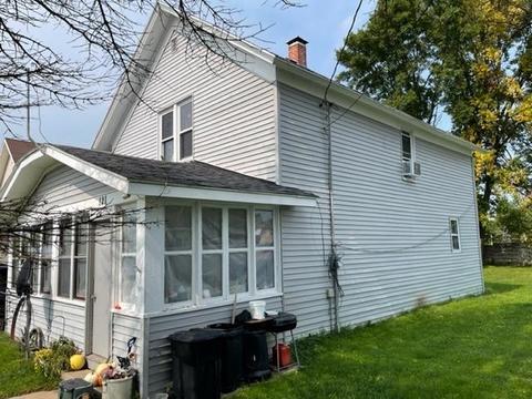 121 E Hofman St, Cecil, WI 54111 | 9 Photos | MLS #50265533 - Movoto
