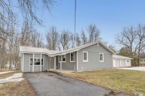 147 Pine St, Gillett, WI 54124 | 36 Photos | MLS #50269400 - Movoto
