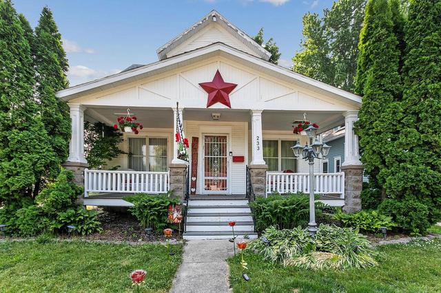 233 S Francis St, Brillion, WI 54110 | 23 Photos | MLS #50276780 - Movoto