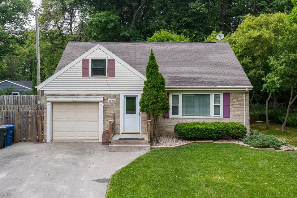 1120 Red Oak Ln, Appleton, WI 54915 | 22 Photos - Movoto
