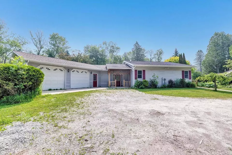 2621 Neshotah Rd, Two Rivers, WI 54241 | 40 Photos - Movoto