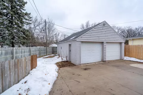 1624 W Commercial St, Appleton, WI 54914 | 28 Photos - Movoto