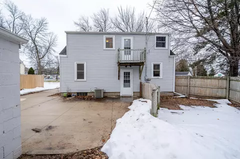 1624 W Commercial St, Appleton, WI 54914 | 28 Photos - Movoto