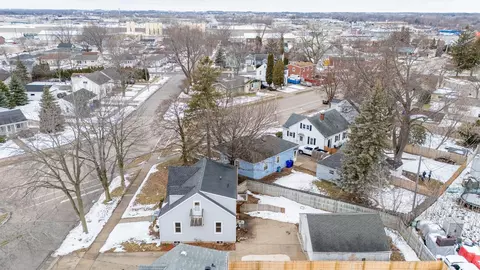 1624 W Commercial St, Appleton, WI 54914 | 28 Photos - Movoto
