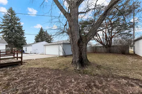 907 S Joseph St, Appleton, WI 54915 | 28 Photos - Movoto