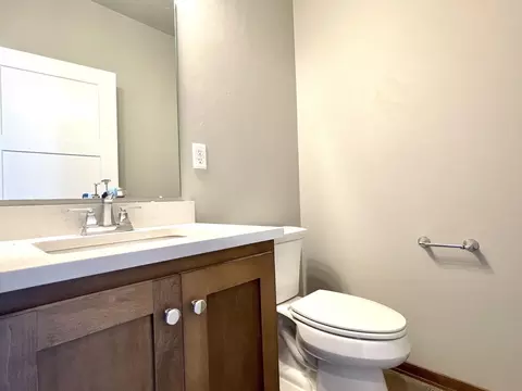1202 Lake Largo Dr, Green Bay, WI 54311 | 35 Photos - Movoto