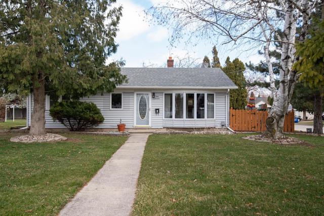916 Harding St, Menasha, WI 54952 | 19 Photos - Movoto