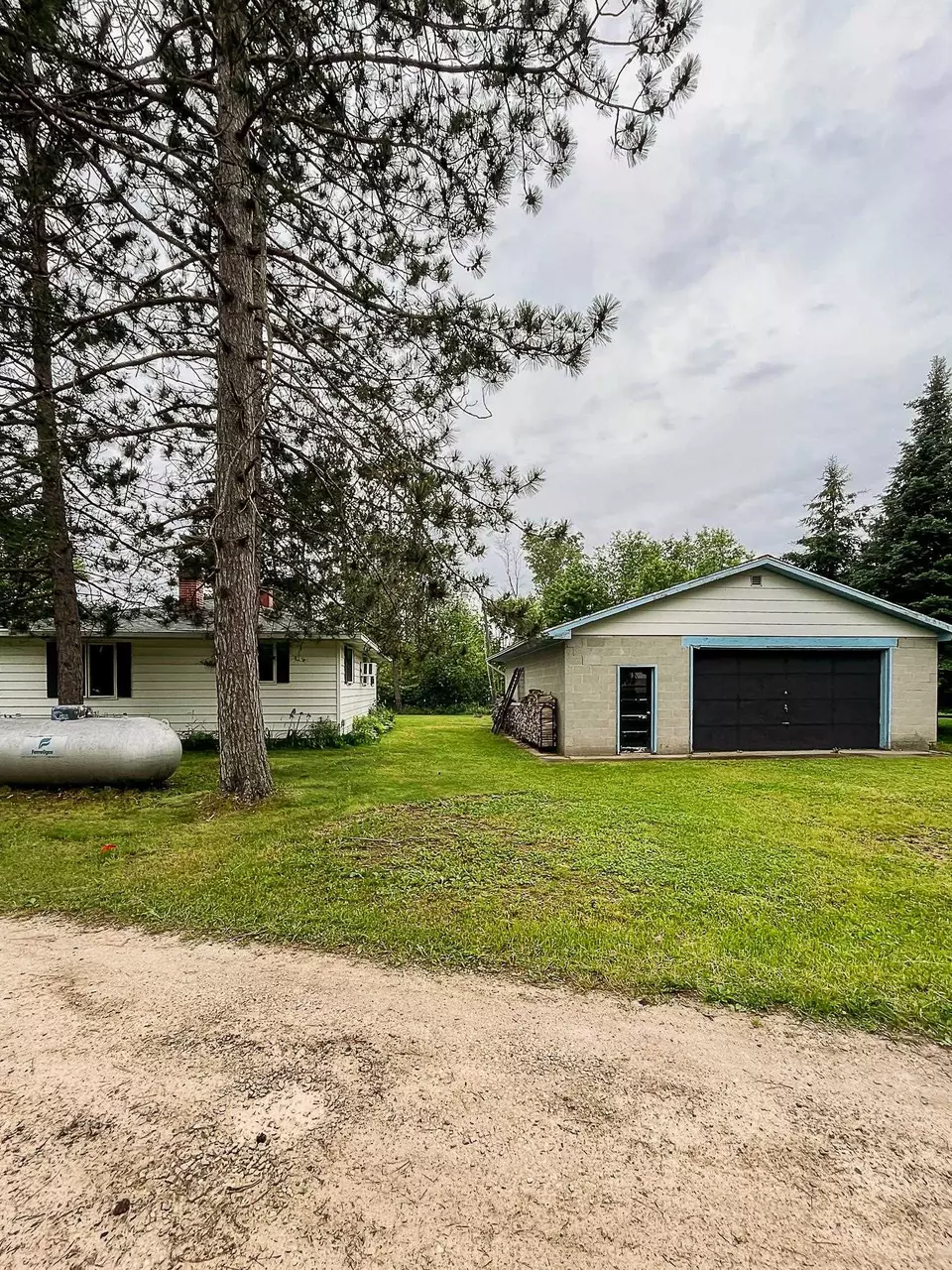 n9451 Parkway Road, Crivitz, WI 54114 | 40 Photos - Movoto