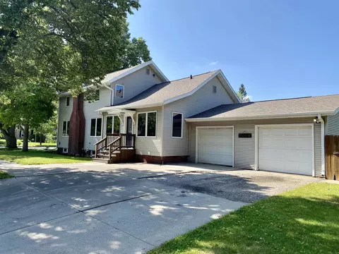 190 S Emery Ave, Peshtigo, WI 54157 | 47 Photos - Movoto