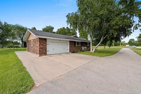 4641 County Road J, Oconto, WI 54153 | 52 Photos - Movoto