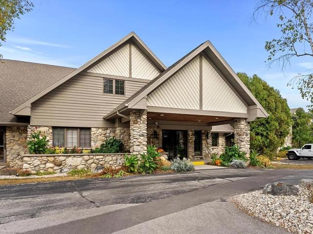 4676 Glidden Dr #104, Sturgeon Bay, WI 54235 | 29 Photos - Movoto