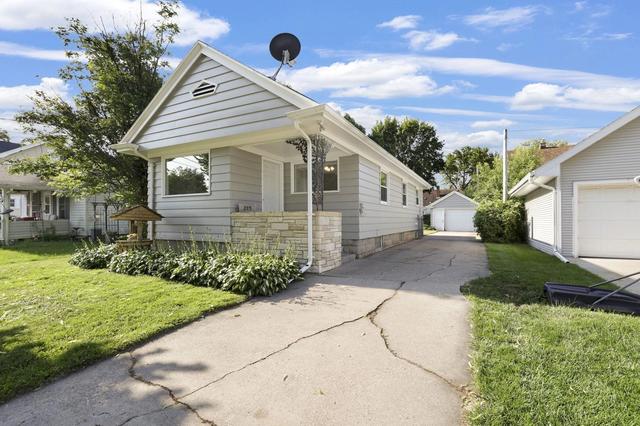 215 E Spring St, Appleton, WI 54911 | MLS# 50311492 | 28 Photos - Movoto