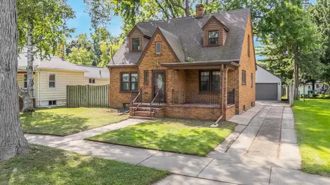 1821 N Harriman St, Appleton, WI 54911 | MLS# 50315359 - Movoto