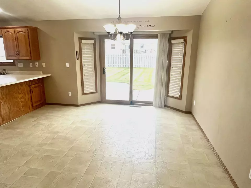 2605 Altair St, Green Bay, WI 54311 | MLS# 50317973 | 32 Photos - Movoto