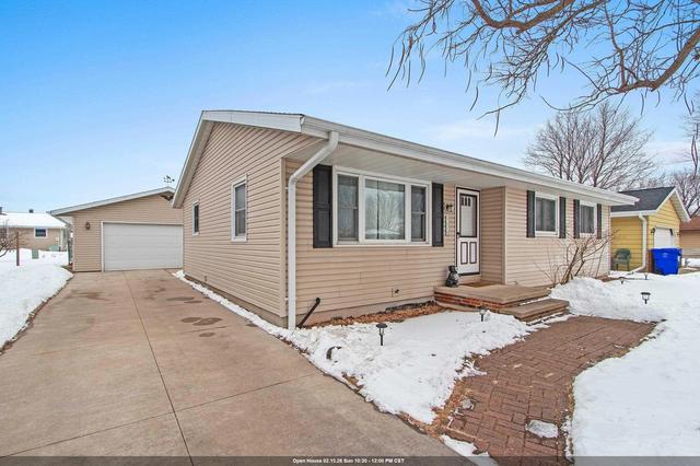 2519 S Eric Dr, Appleton, WI 54915 | MLS# 50320963 | 58 Photos - Movoto