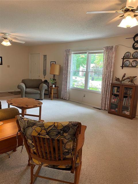 6787 Lesli Mari Ct, Florissant, MO 63033 | 35 Photos | MLS #22044273 ...