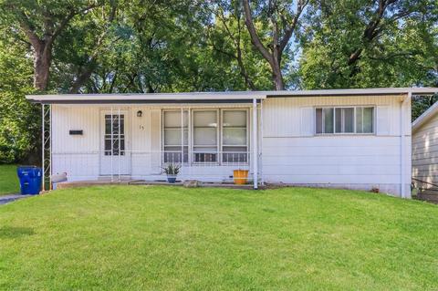 15 Elbring Dr, Saint Louis, MO 63135 | 4 Photos | MLS #22062189 - Movoto