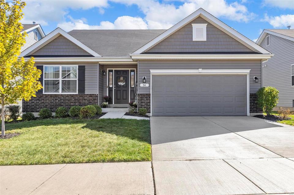54 Hidden Bluffs Dr, Lake Saint Louis, MO 63367 | 45 Photos - Movoto