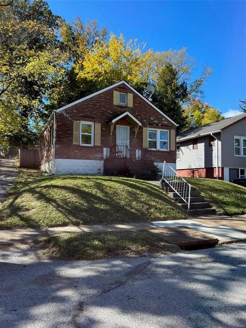 6206 Lorraine Ave, Saint Louis, MO 63121 | 2 Photos | MLS #22067311 ...
