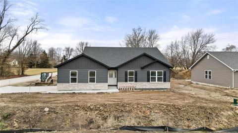 401 N 3rd St, New Florence, MO 63363 | 27 Photos | MLS #22071119 - Movoto