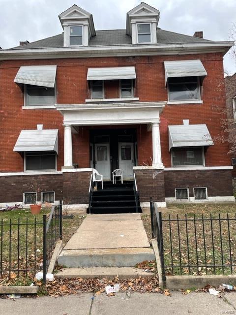 4581 Carter Ave, Saint Louis, MO 63115 - Movoto.com