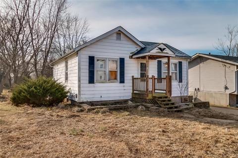 256 Coburg Dr, Saint Louis, MO 63137 | 20 Photos | MLS #23001276 - Movoto