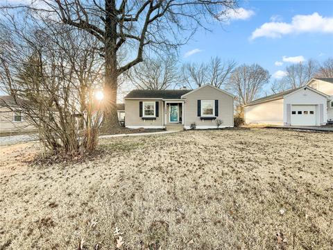 1609 N 17th St, Belleville, IL 62226 | 30 Photos | MLS #23007118 - Movoto