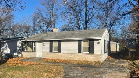143 Flora Dr, Saint Louis, MO 63135 | 19 Photos | MLS #23008023 - Movoto