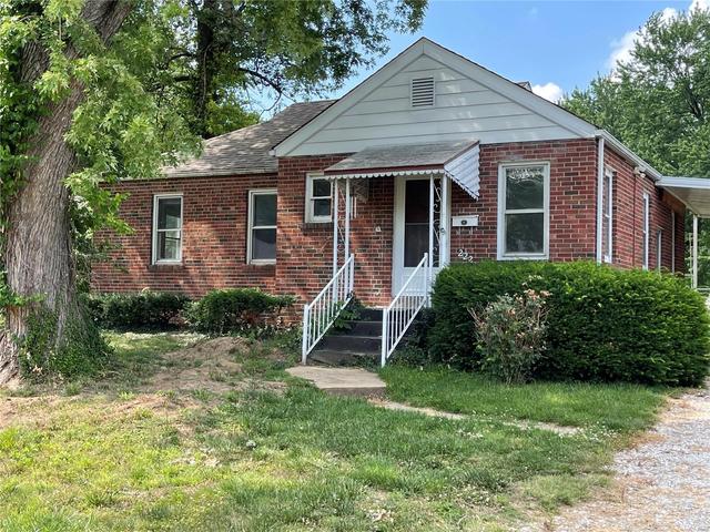 222 Circle Dr, Collinsville, IL 62234 | 31 Photos | MLS #23036503 - Movoto