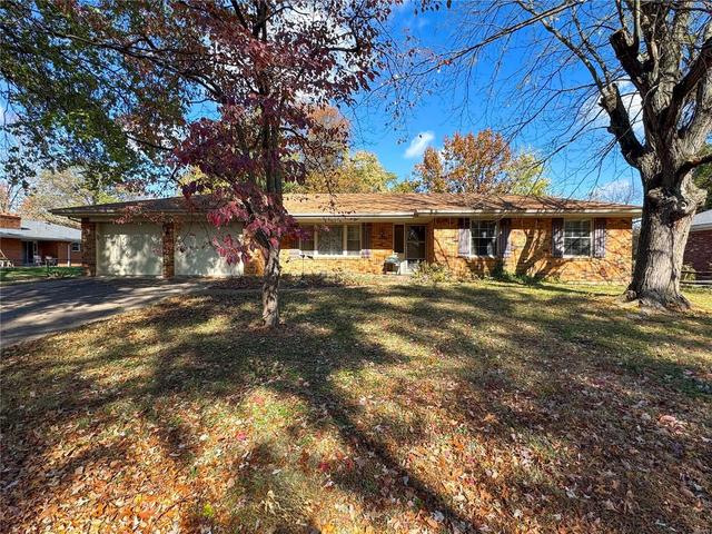 113 Warrensburg Dr, Belleville, IL 62223 | 41 Photos - Movoto