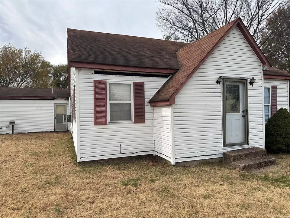 201 Selma St, Sikeston, MO 63801 | 30 Photos - Movoto