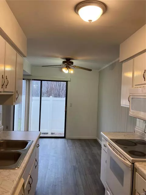 674 Summer Winds Ln #D, Saint Peters, MO 63376 - Movoto